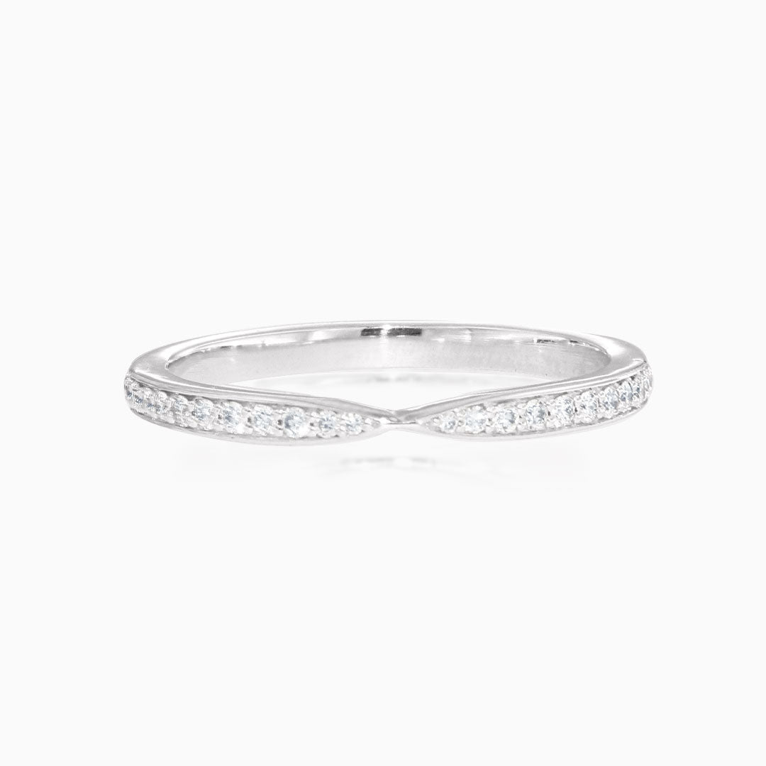 Tapered Center Diamond Wedding Ring – Maidor Jewelry